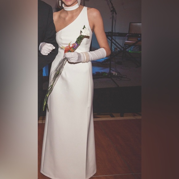 BCBGMaxAzria | Dresses | Bcbg Long White Formal Dress | Poshmark